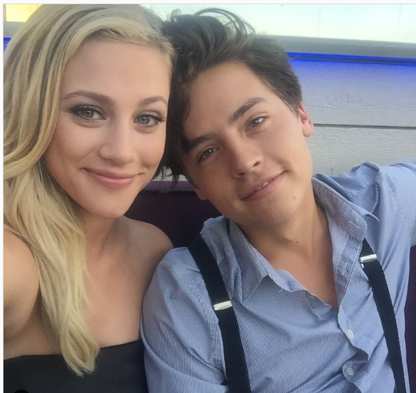 Por qué los actores Lili Reinhart y Cole Sprouse pusieron fin a su relación