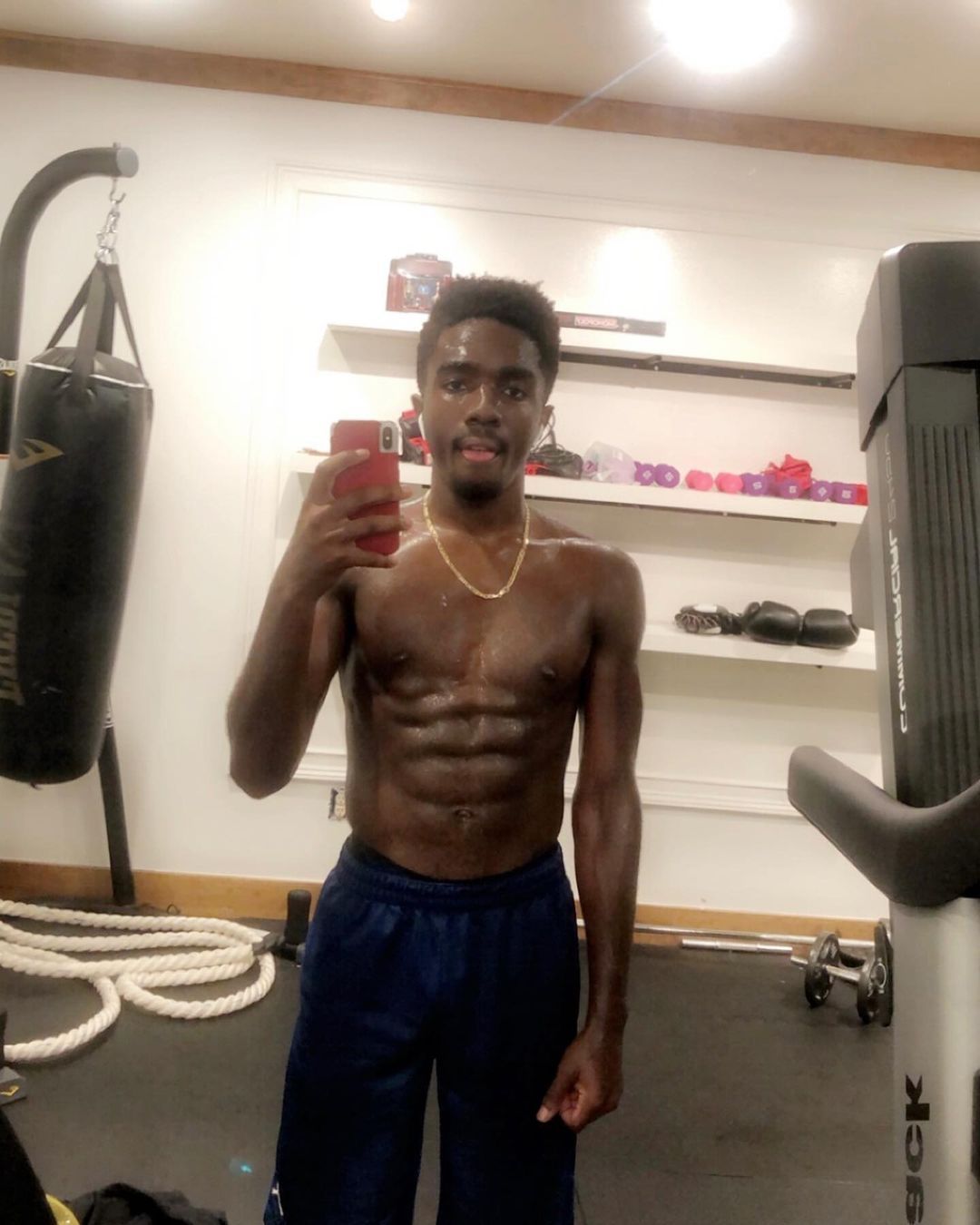 El sorprendente cambio físico de Caleb McLaughlin de Stranger Things