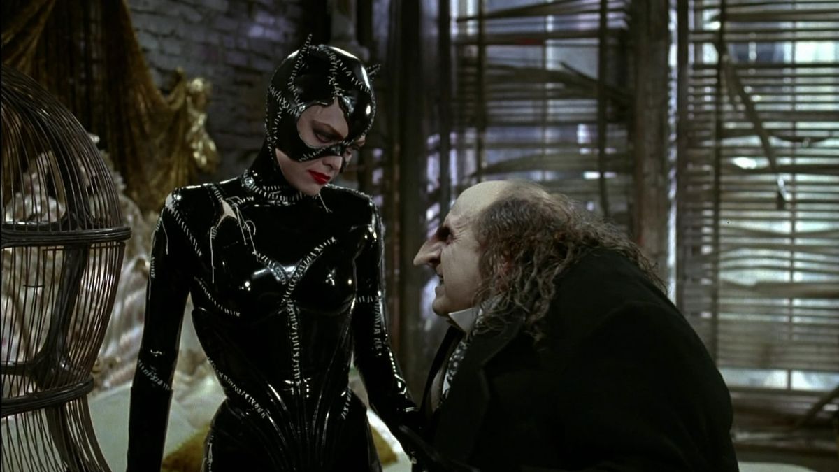 Danny DeVito hizo una desvergonzada confesión sobre trabajar con Michelle Pfeiffer en Batman: La ...