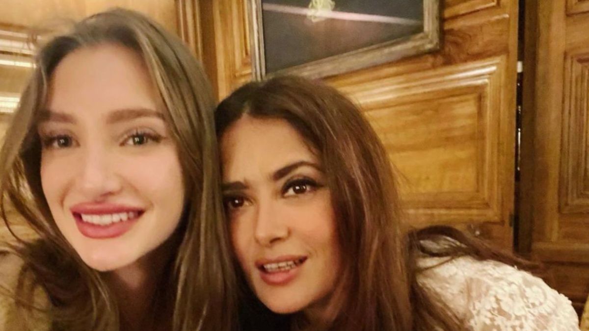 Así de bella luce Mathilde Pinault, la hijastra de 23 años de Salma Hayek