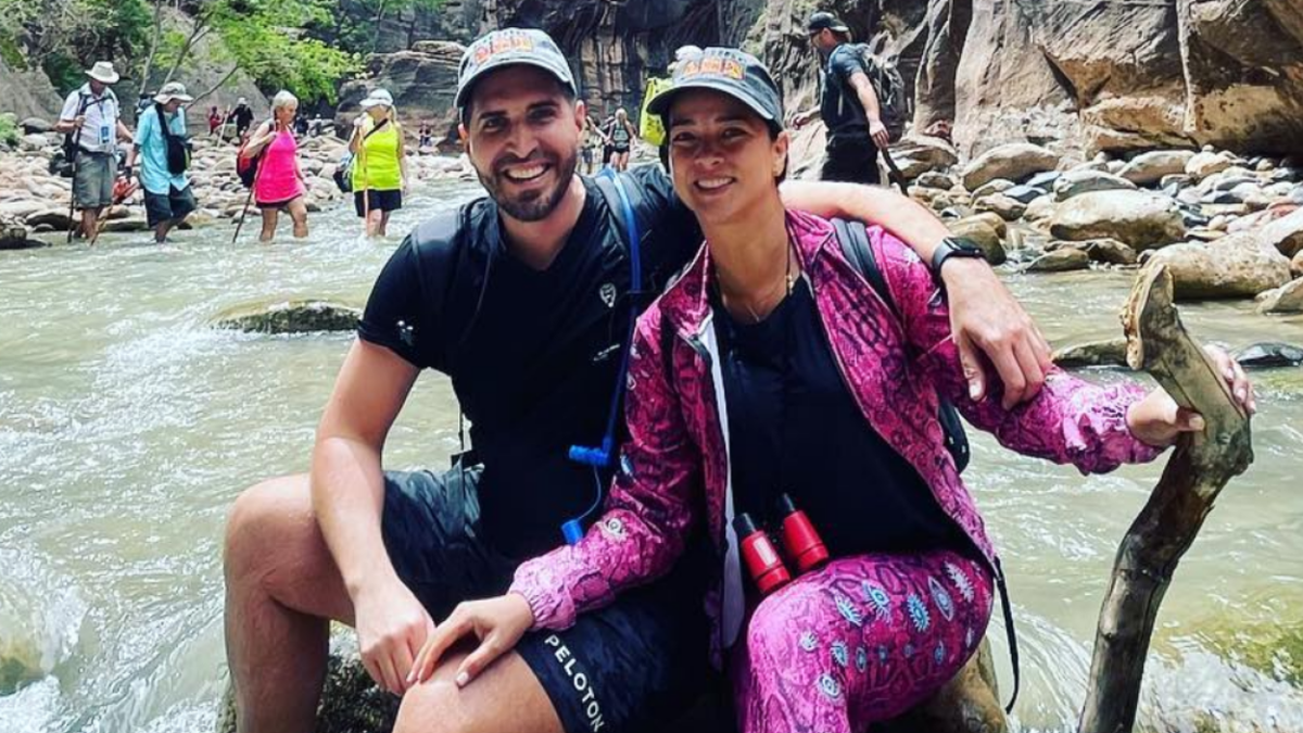 Quién es Carlitos Perez-Ruiz, el acompañante de Adamari López en sus vacaciones