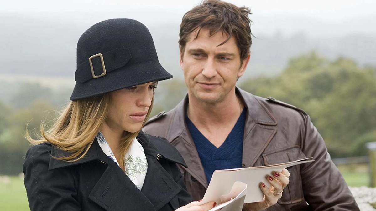 Gerard Butler y la historia de cuando casi mata a Hilary Swank durante el rodaje de Posdata: Te Amo