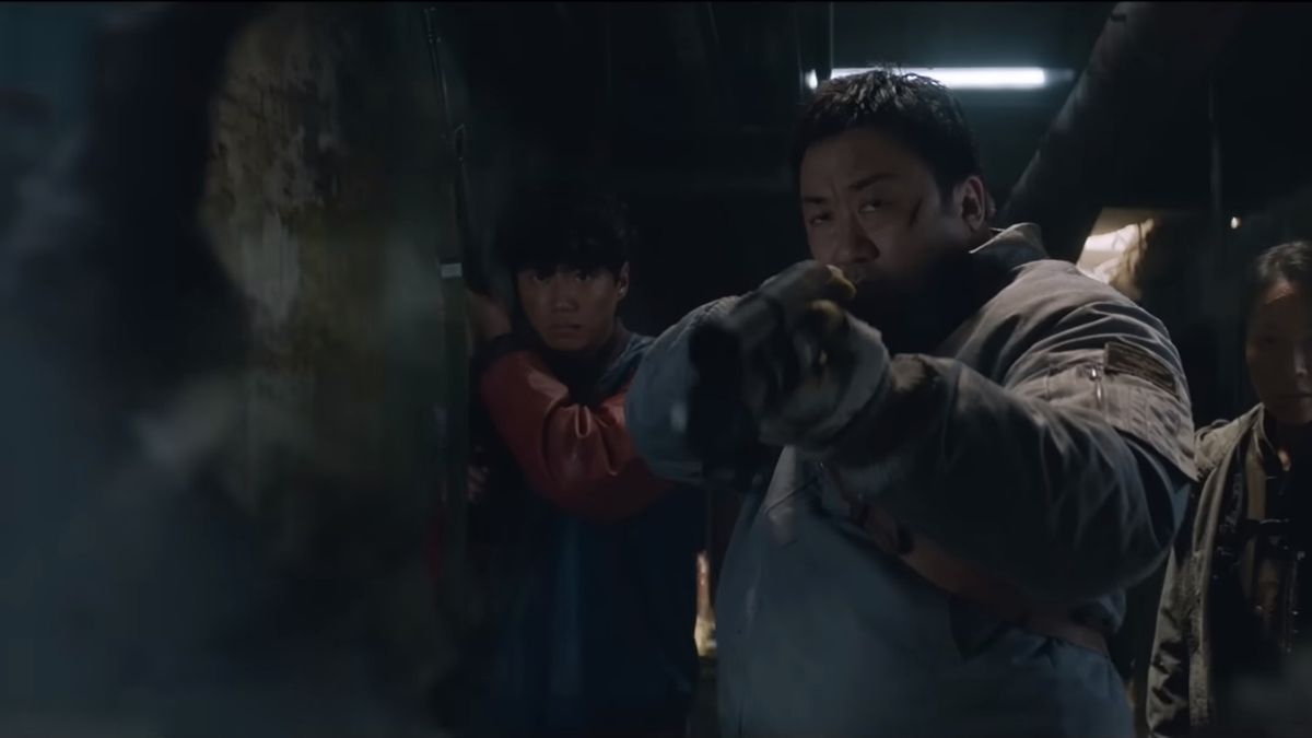 Zombies y Don Lee repartiendo golpes en la película apocalíptica de ...