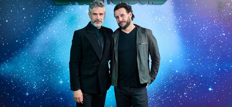 Leonardo Sbaraglia y Diego Lerman sobre El hombre que amaba los platos voladores, la nueva ...