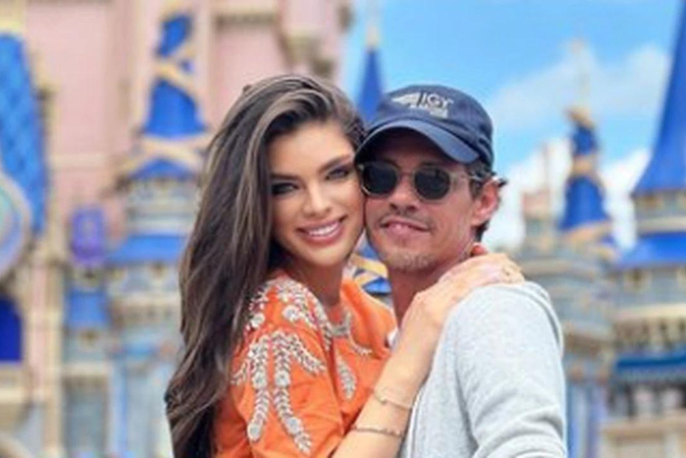 La foto con la que Marc Anthony y Nadia Ferreira anunciaron el ...