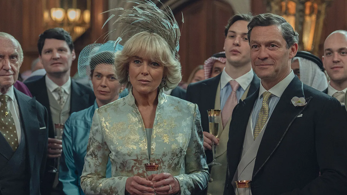 Peter Morgan estaría analizando una nueva temporada de The Crown ...