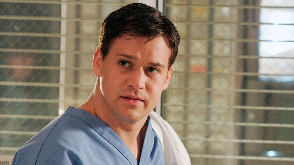 El increíble cambio físico de T.R. Knight luego de Greys Anatomy
