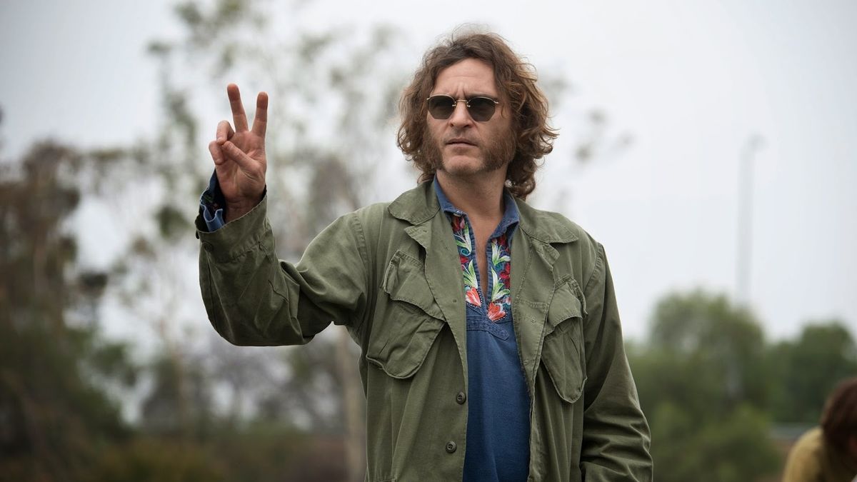 La película con Joaquin Phoenix como detective hippie para ver en HBO Max