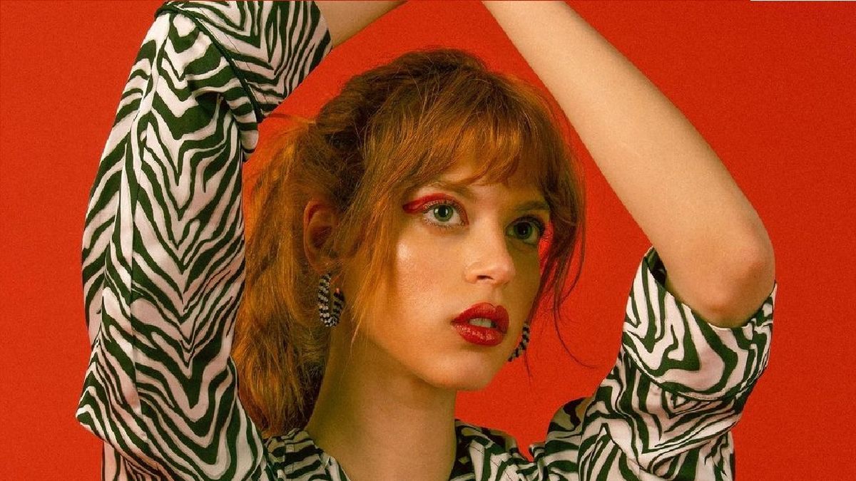 Este es el grado de estudios de Irene Dev