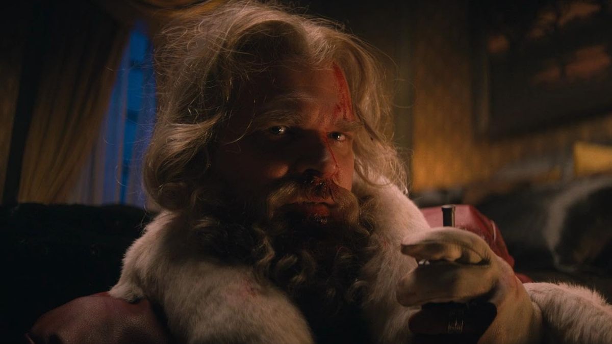 Santa Claus castiga a los malos en la violenta película navideña que ...